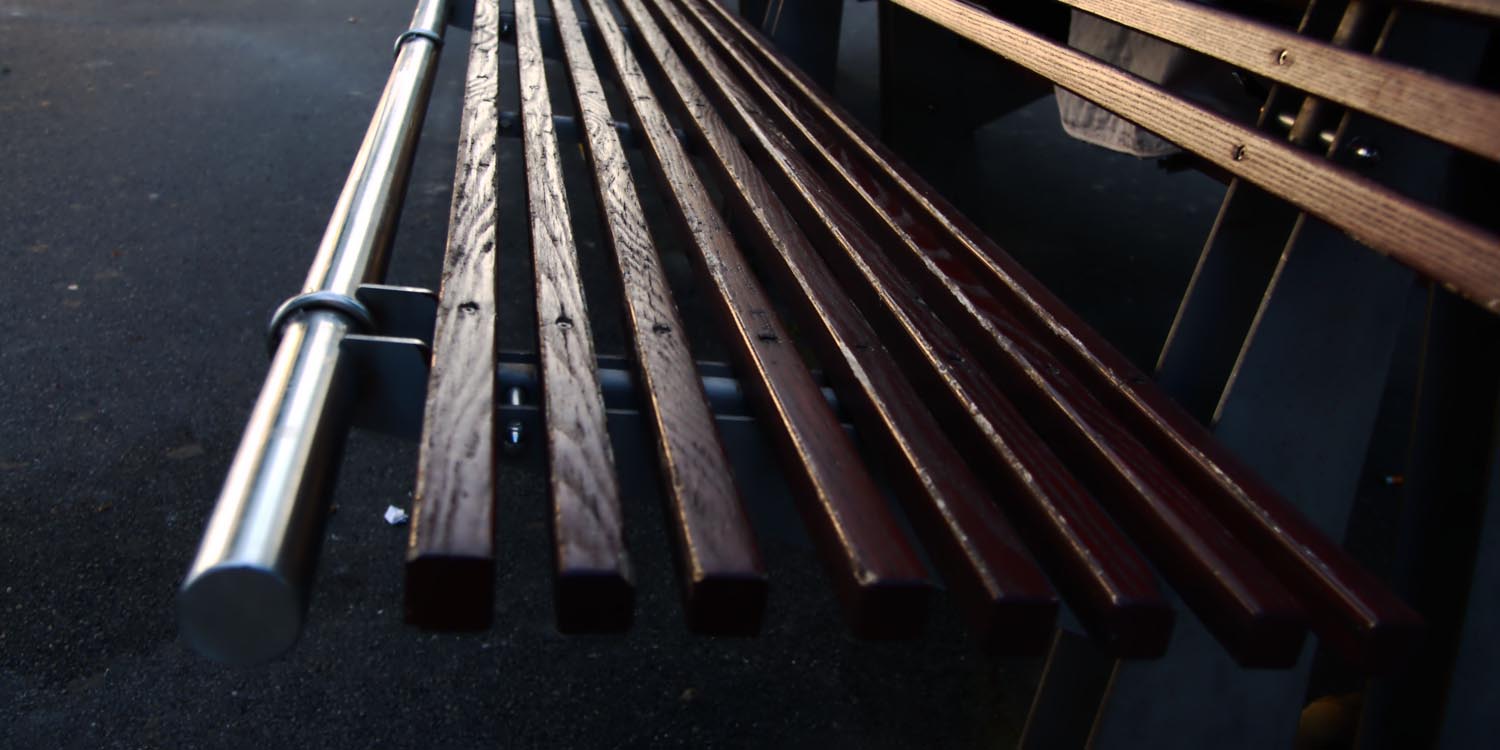 Unpleasant Design: Uncomfortable Websites and Demanding Services